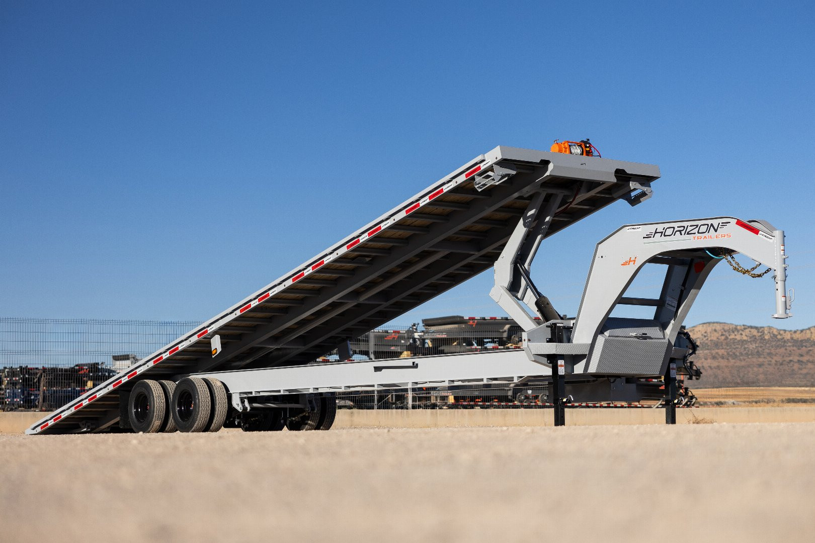 New 2025 Horizon Trailers FFHGN 40' Tilt Trailer