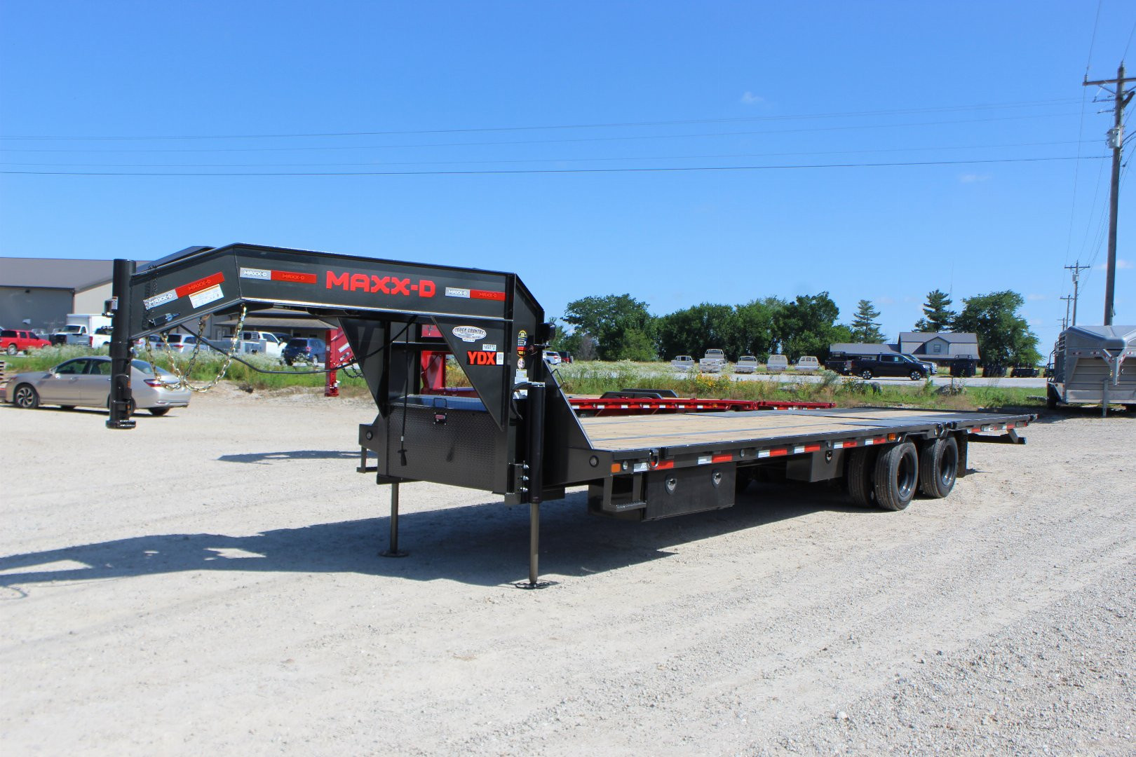 New 2026 MAXX-D YDX 32' Hydraulic Dovetail Flatbed Trailer