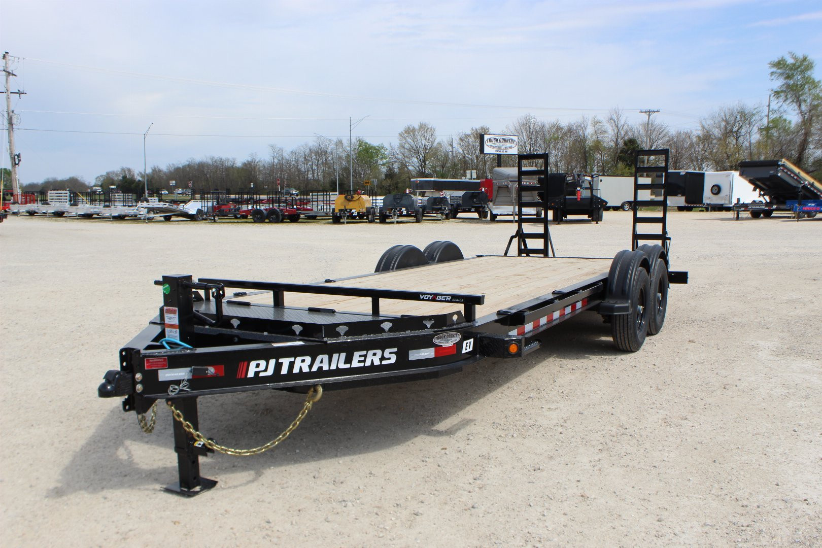 New 2025 PJ Trailers EV 20' Equipment Trailer