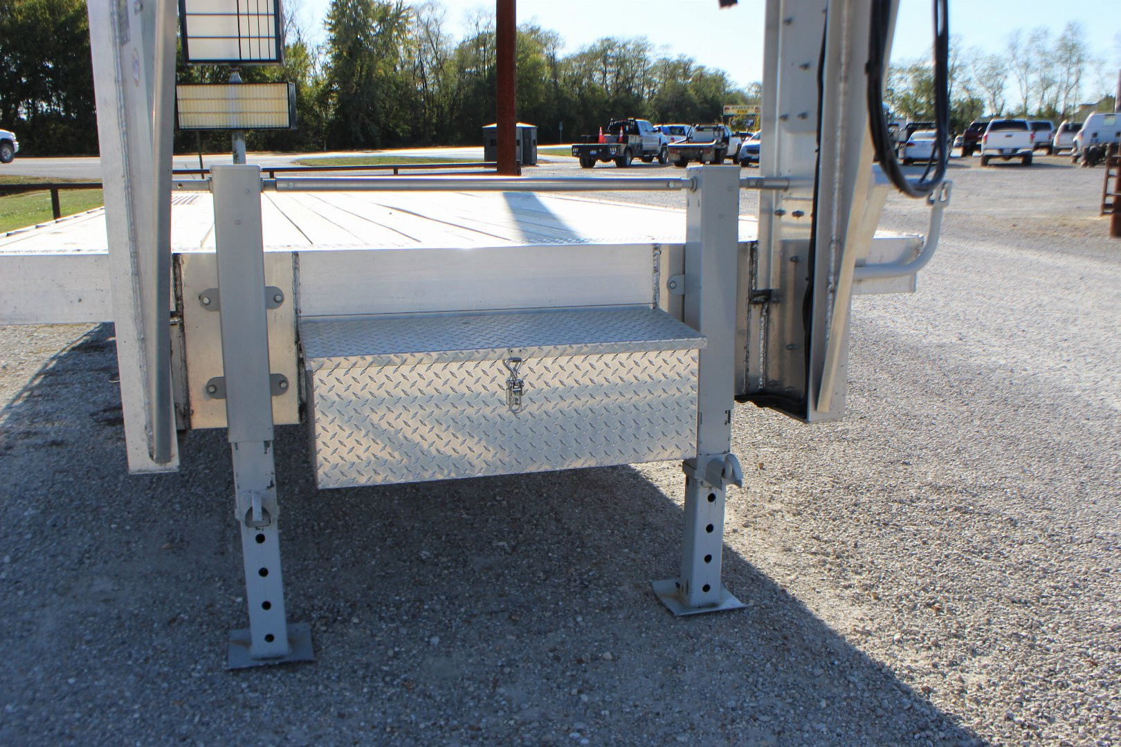 Used 2024 Sundowner XL 25' Aluminum gooseneck Flatbed Trailer