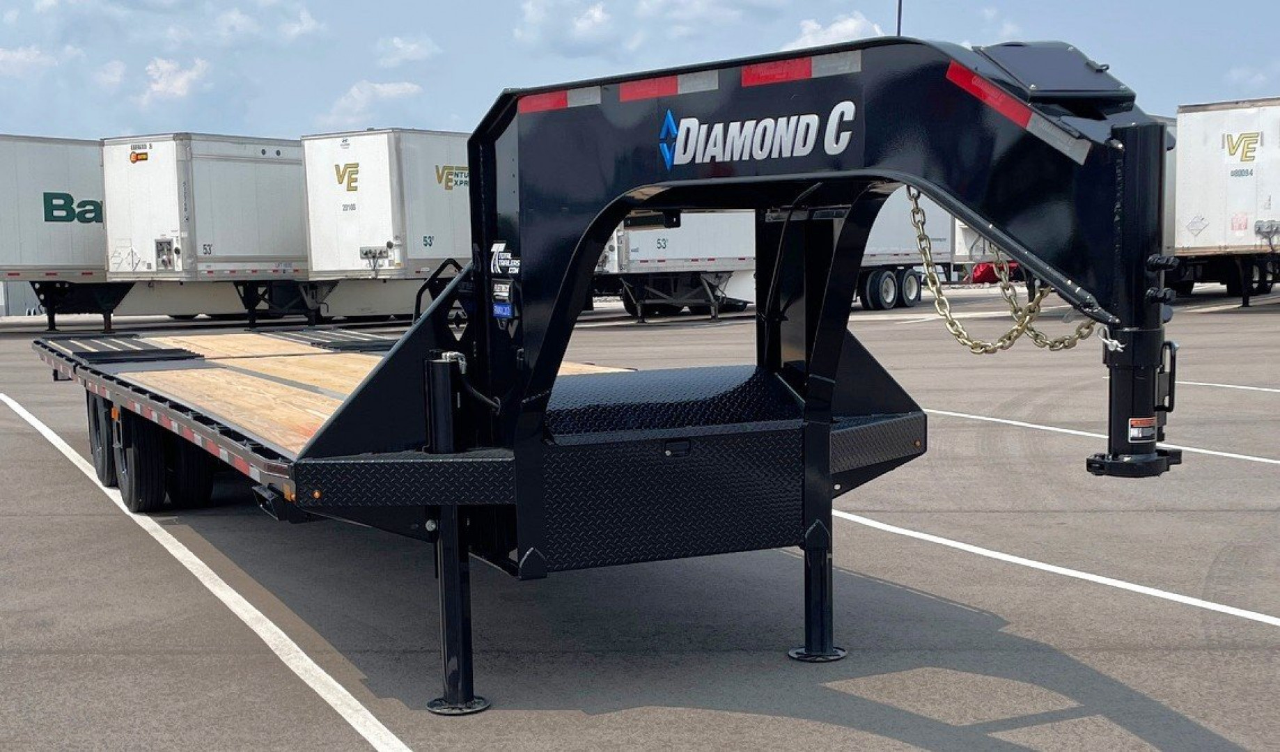 New Diamond C FMAX 212 Gooseneck Flatbed Trailer 32': Hydraulic Dove ...