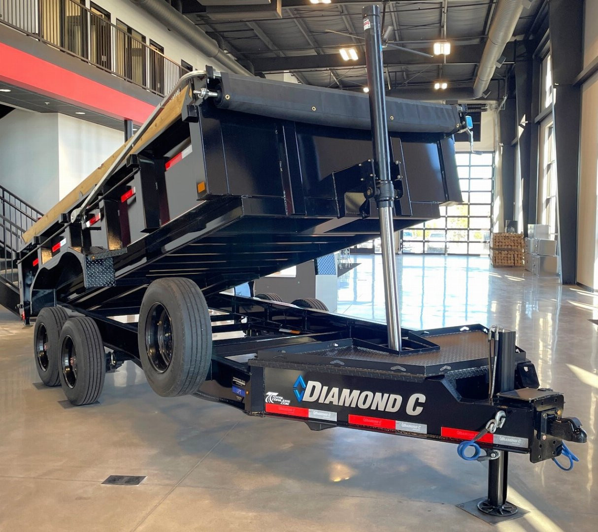 New Diamond C 16' LPT-208 Pacesetter Dump Trailer-24" Sides, Hydraulic ...