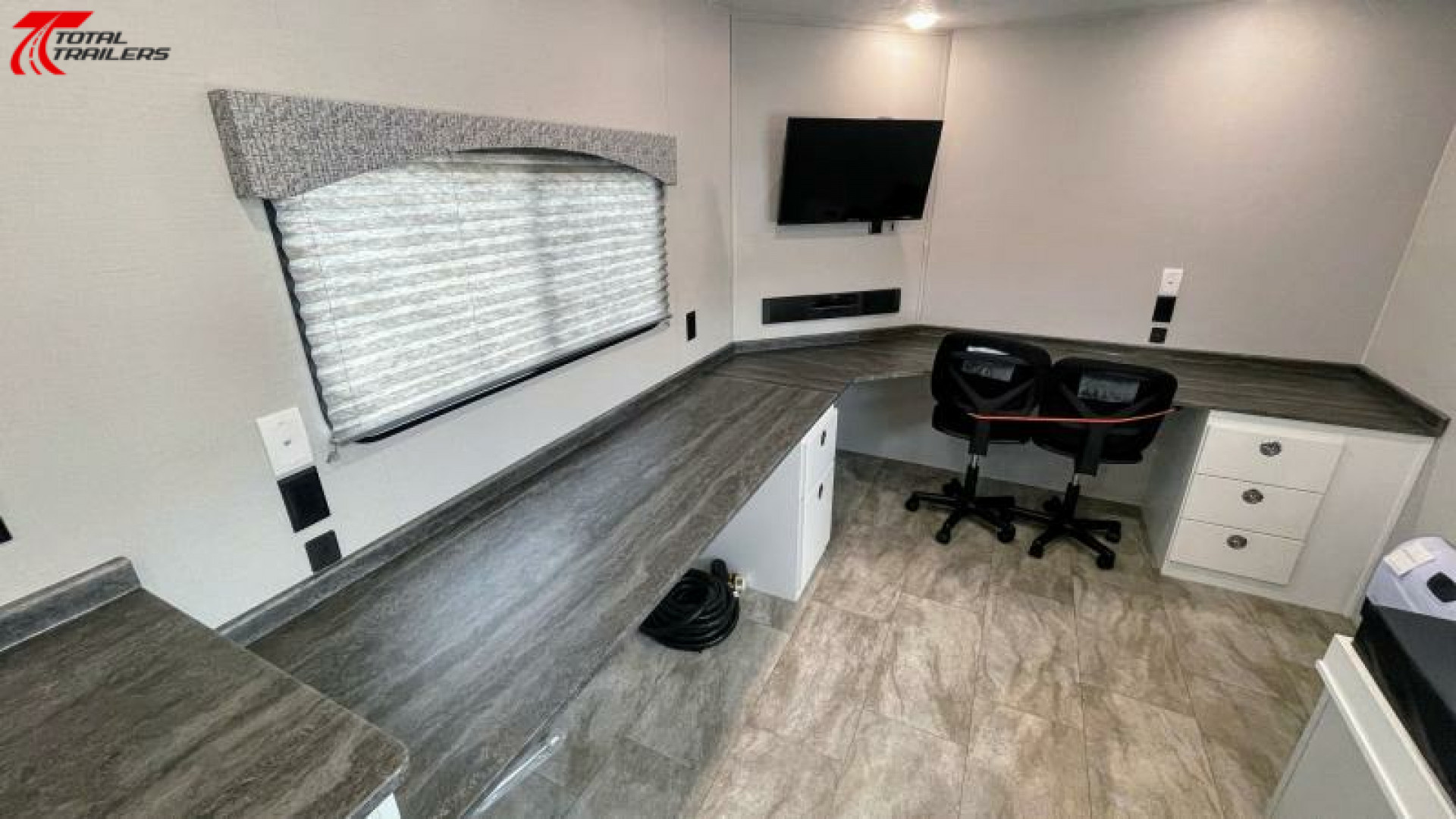 New 20' Jobsite Office Trailer w/ AC, Heat, Cabinets