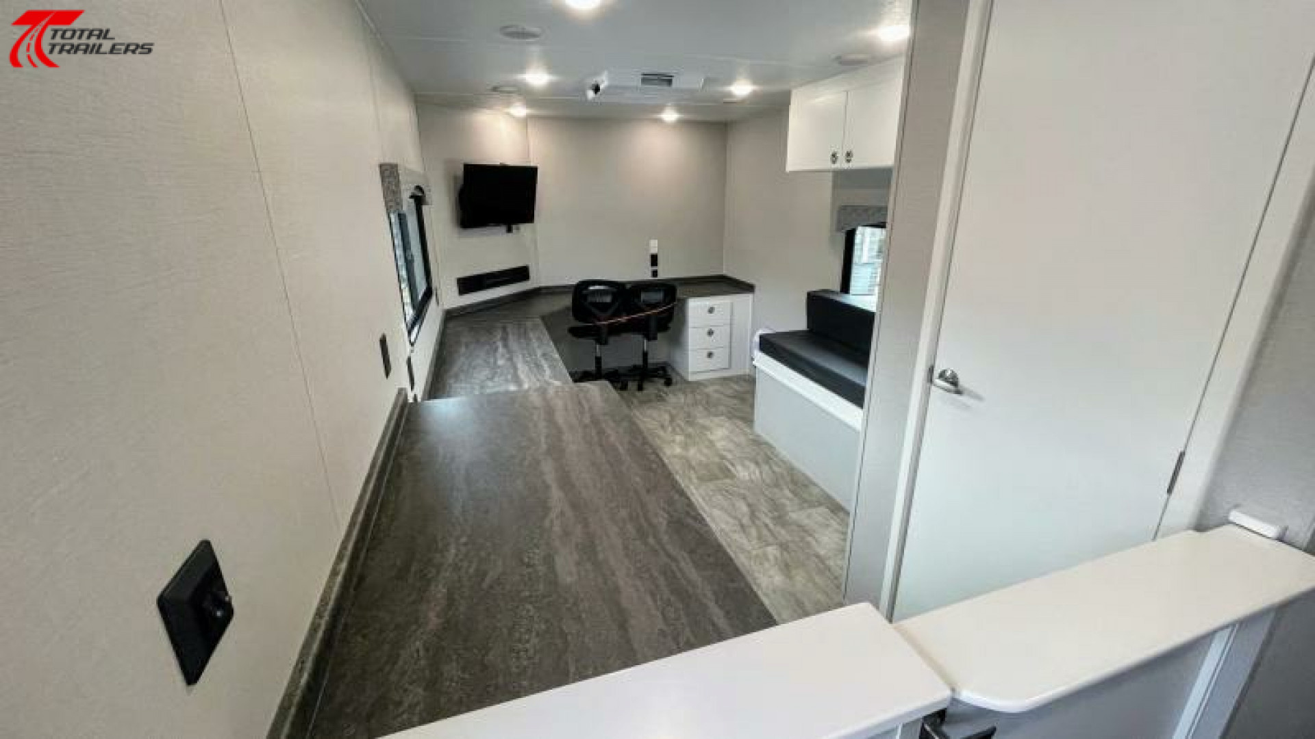 New 20' Jobsite Office Trailer w/ AC, Heat, Cabinets