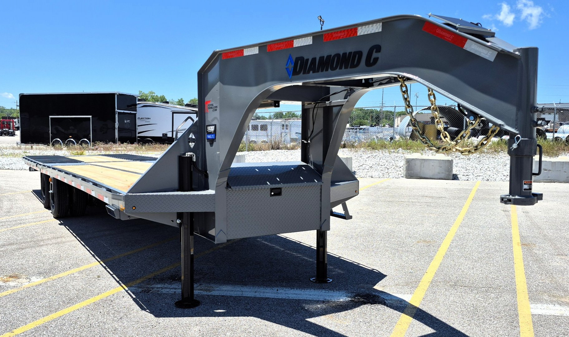 New Diamond C FMAX-212-32' HDT 25.9K (GVWR) Hydraulic Jacks, Hutch ...