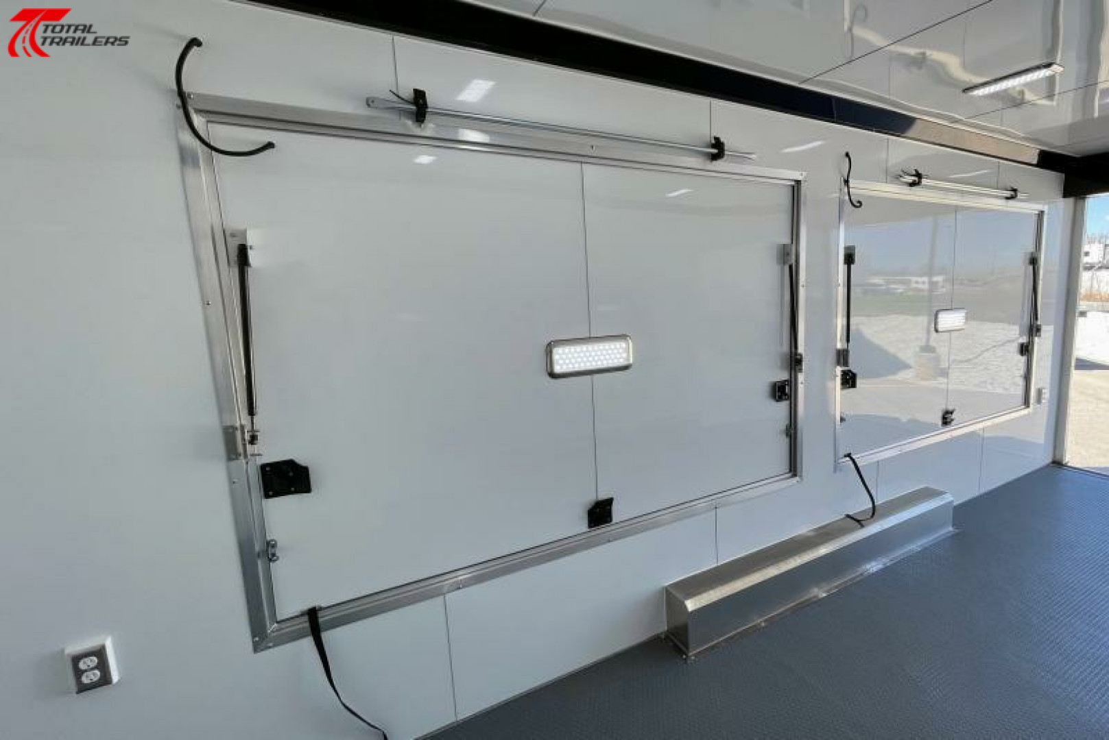 New 8.5 X 24 Display Vending / Merchandising Marketing Trailer