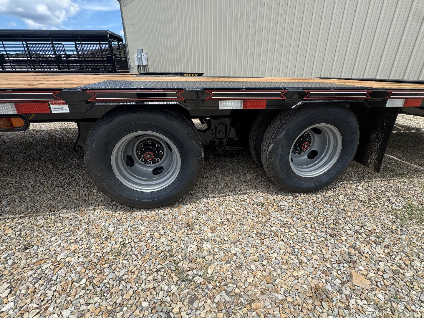 New 2025 Diamond T 102 in x 32 ft Dual Tandem GVWR 24k, Heavy Duty ...