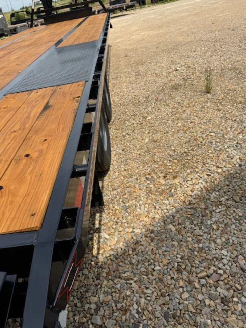 New 2025 Diamond T 102 in x 32 ft Gooseneck Dual Tandem Flatbed Trailer ...