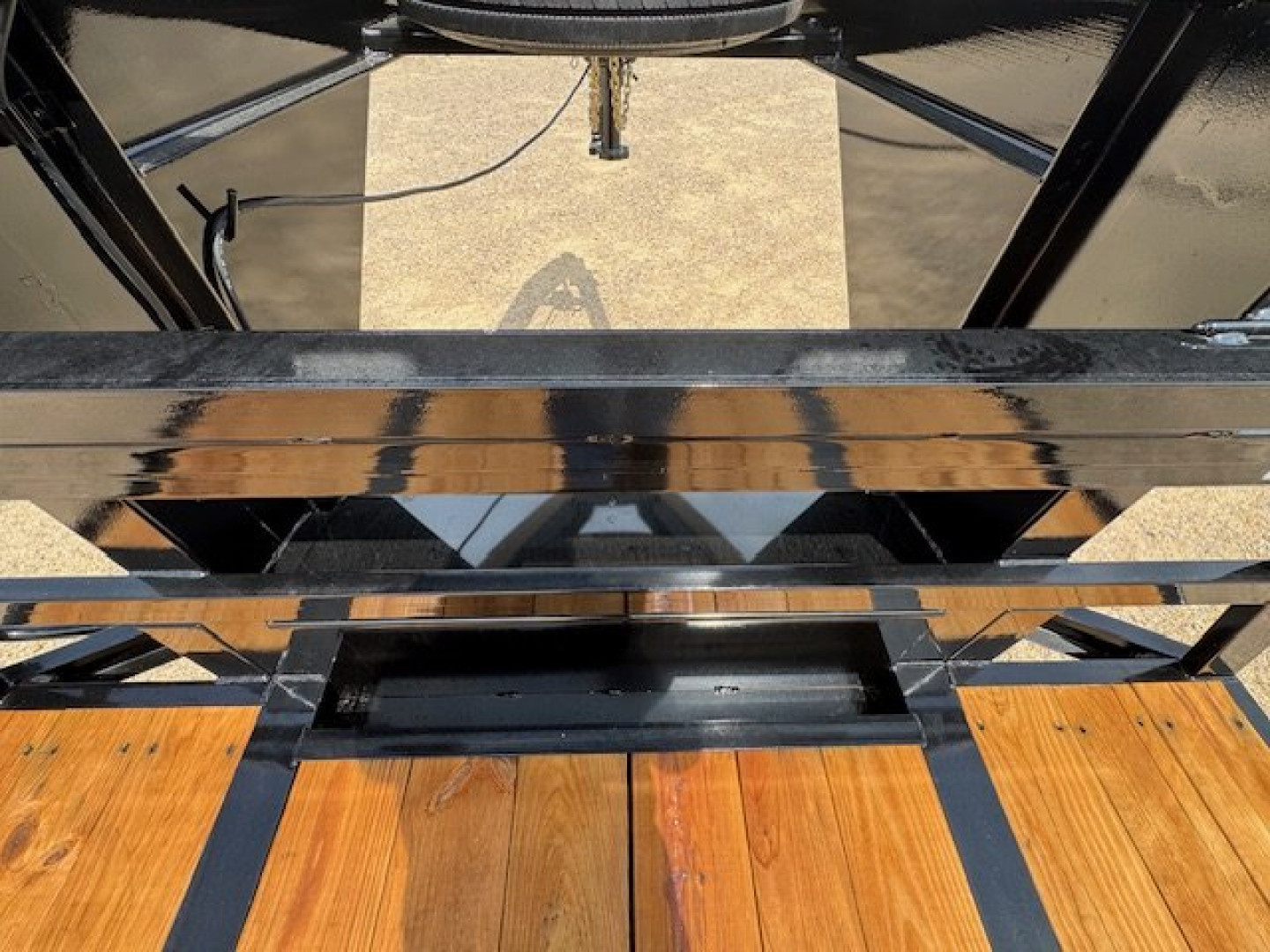 New 2025 Diamond T 102 in x 32 ft Gooseneck Dual Tandem Flatbed Trailer ...