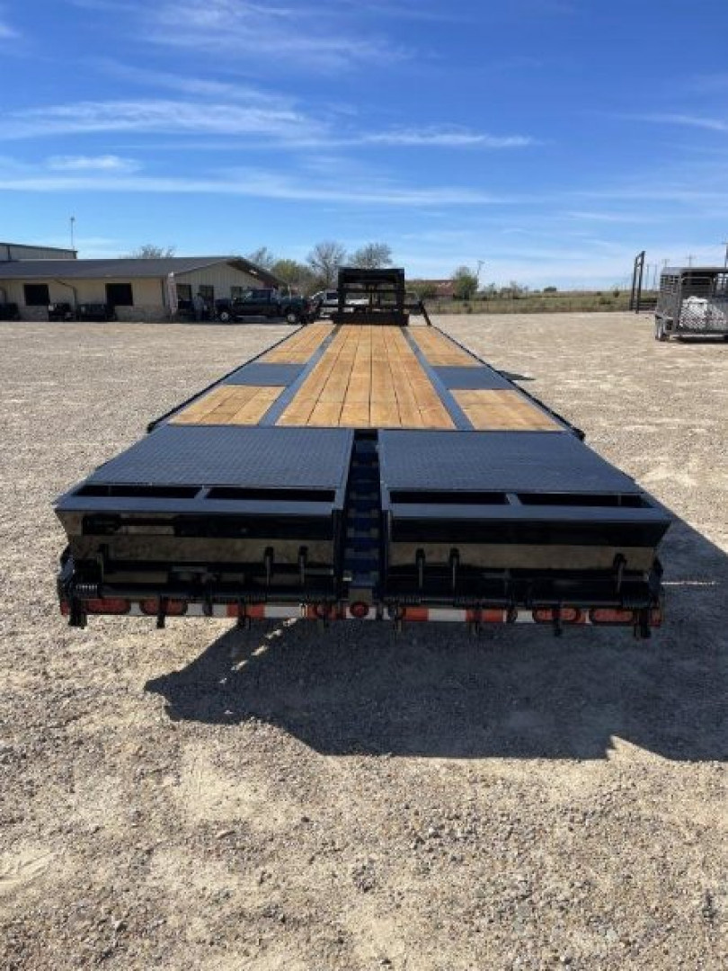 New 2025 Diamond T Trailer Dual Tandem Flatbed Trailer 102 in. x 40 ft ...