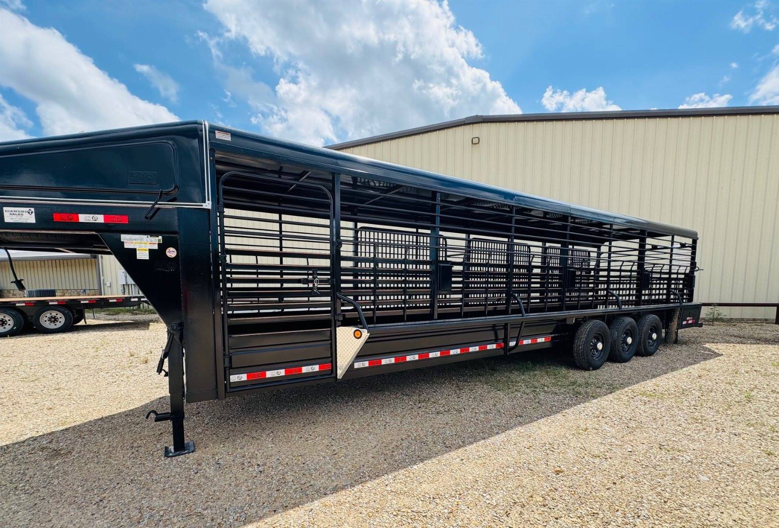 New 2025 GR Trailers 6 ft 8 in x 32 ft Gooseneck Stock Trailer Stock ...