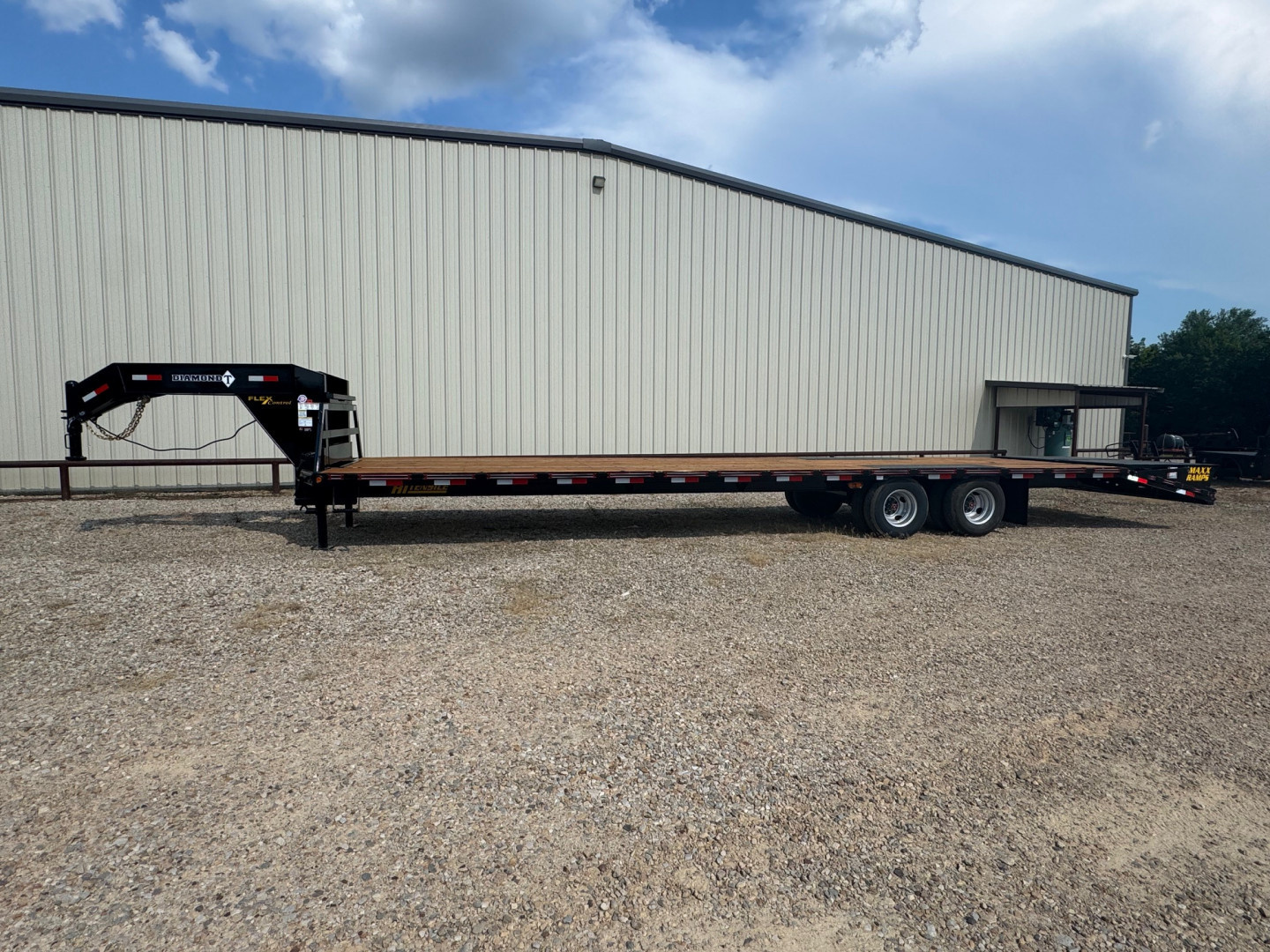 New 2026 Diamond T 102' x 36' Dual Tandem Flatdeck, GWVR 24k, Maxx ...