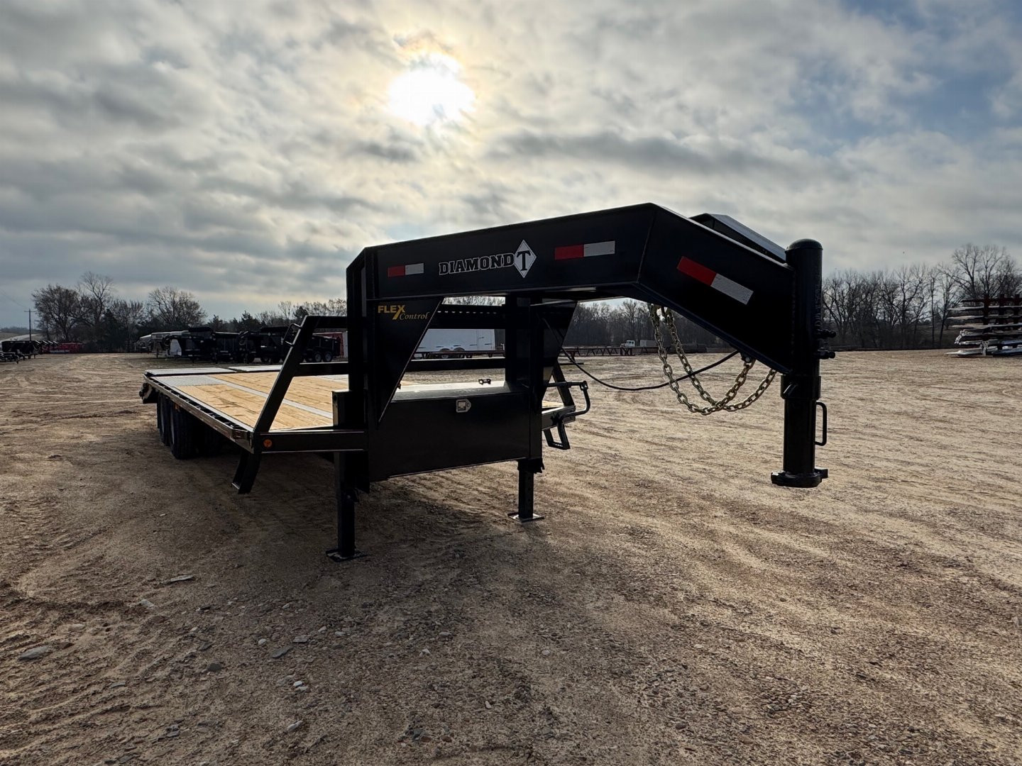 New 2025 Diamond T Trailers 102" x 32' Dual Tandem Flatdeck Flatbed ...