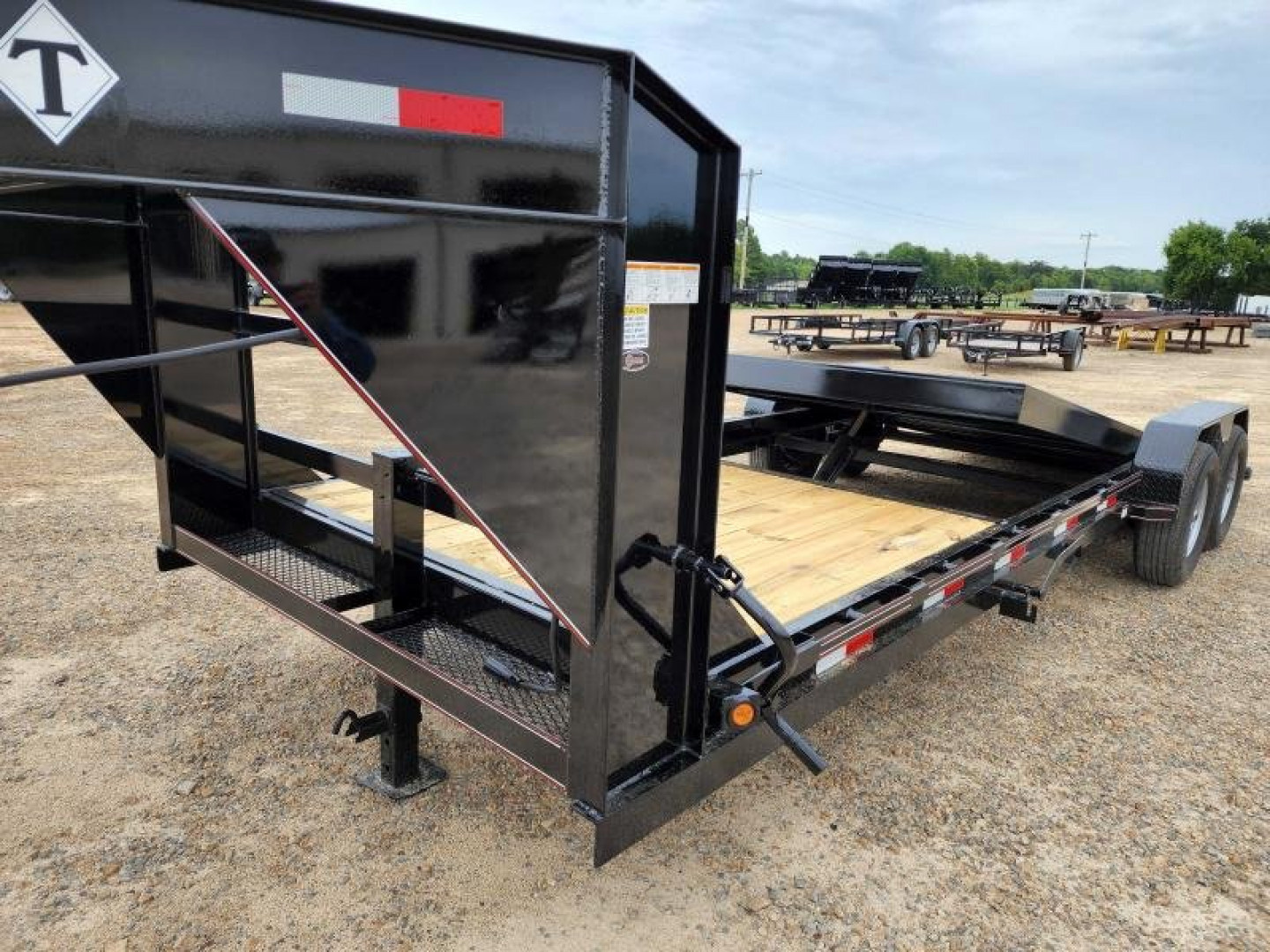 New 2023 Diamond T Trailers 83 in. X 22 ft. Skid Pro 1406 Tilt Deck ...