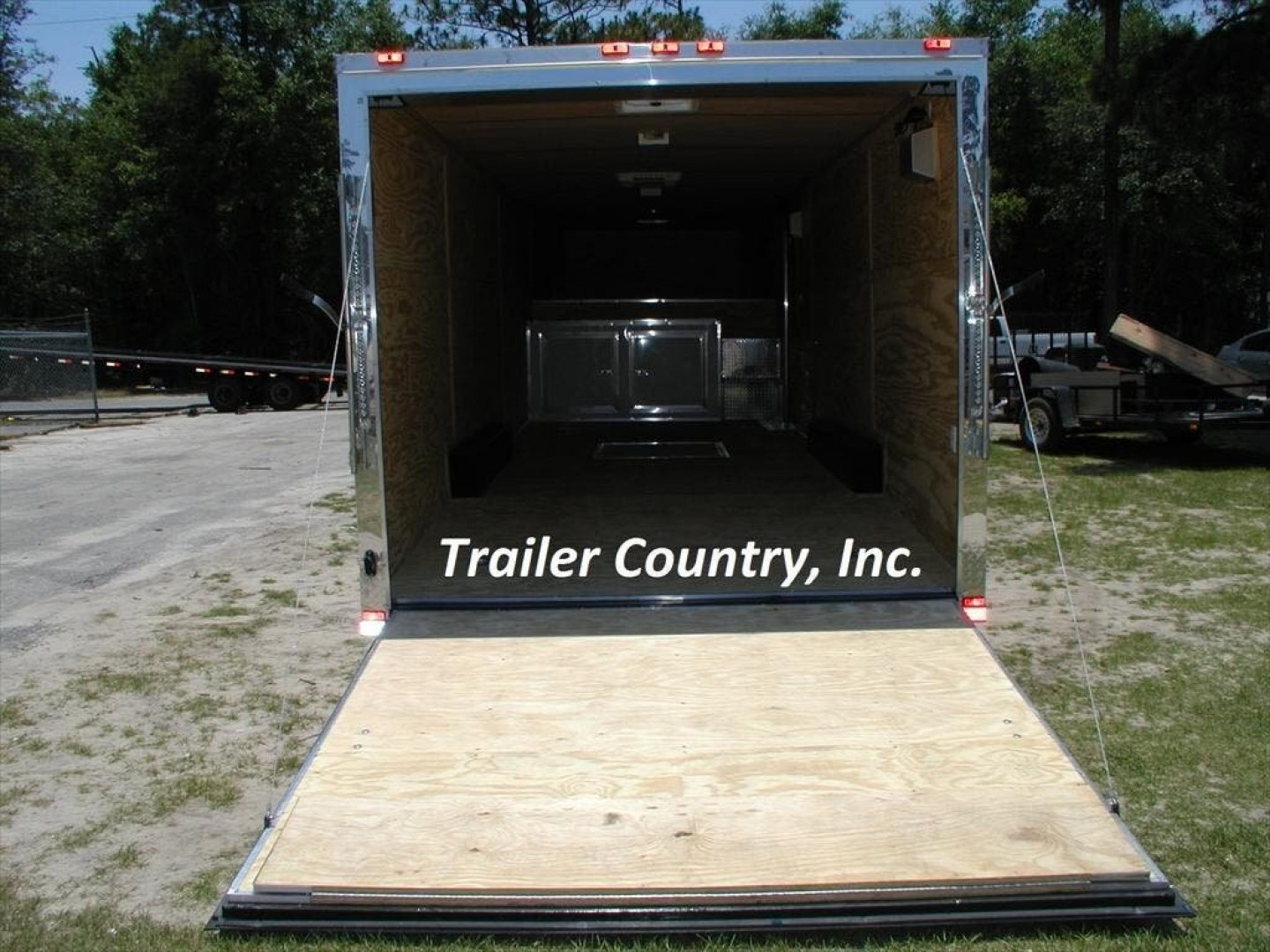 New 2026 Brand New 8.5x24 + 8' RISER Tandem Axle, Enclosed Gooseneck ...