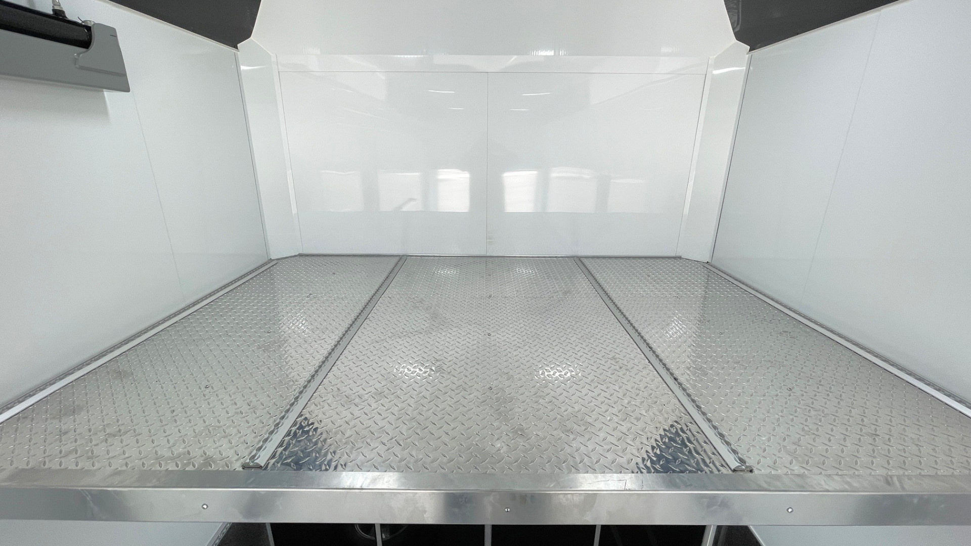 Used 2021 ATC 22' Quest ST305 White Stacker Car Hauler Trailer-- Escape ...