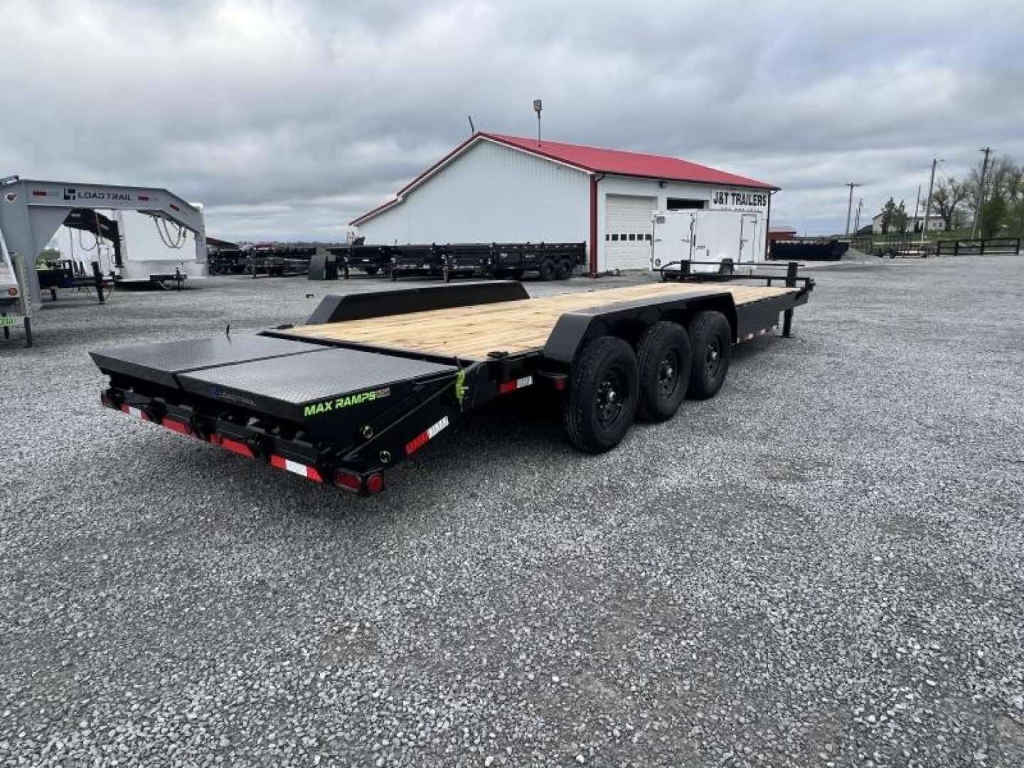 New 2025 Load Trail 83"x26' Tri Axle 21,000# GVWR MAX Ramp Equipment ...