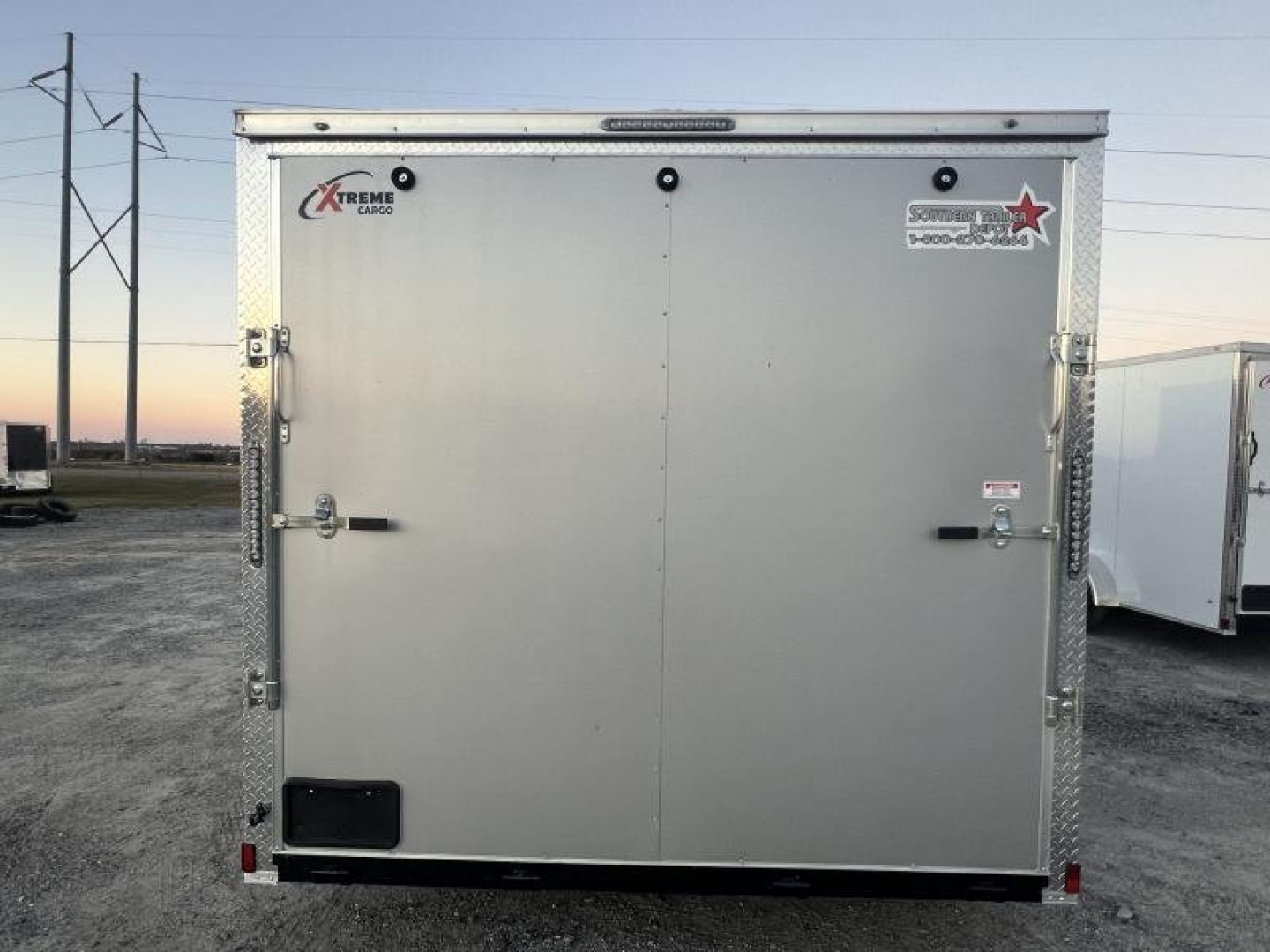 New NEW 8.5x20 Xtreme Cargo Tandem Axle Enclosed Cargo Trailer w ...