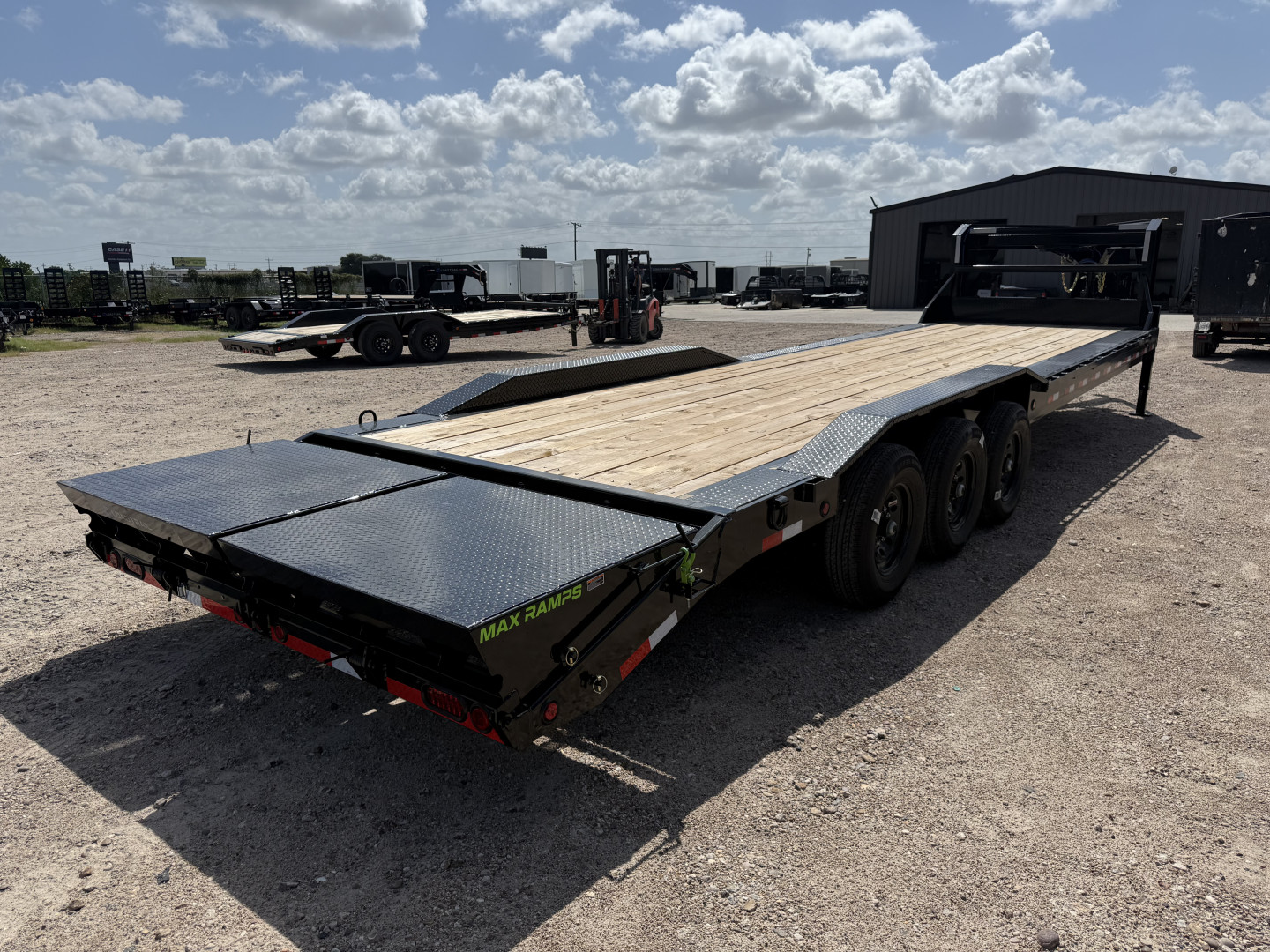New 2025 Load Trail 32' Gooseneck Lowboy Max Ramps 21K