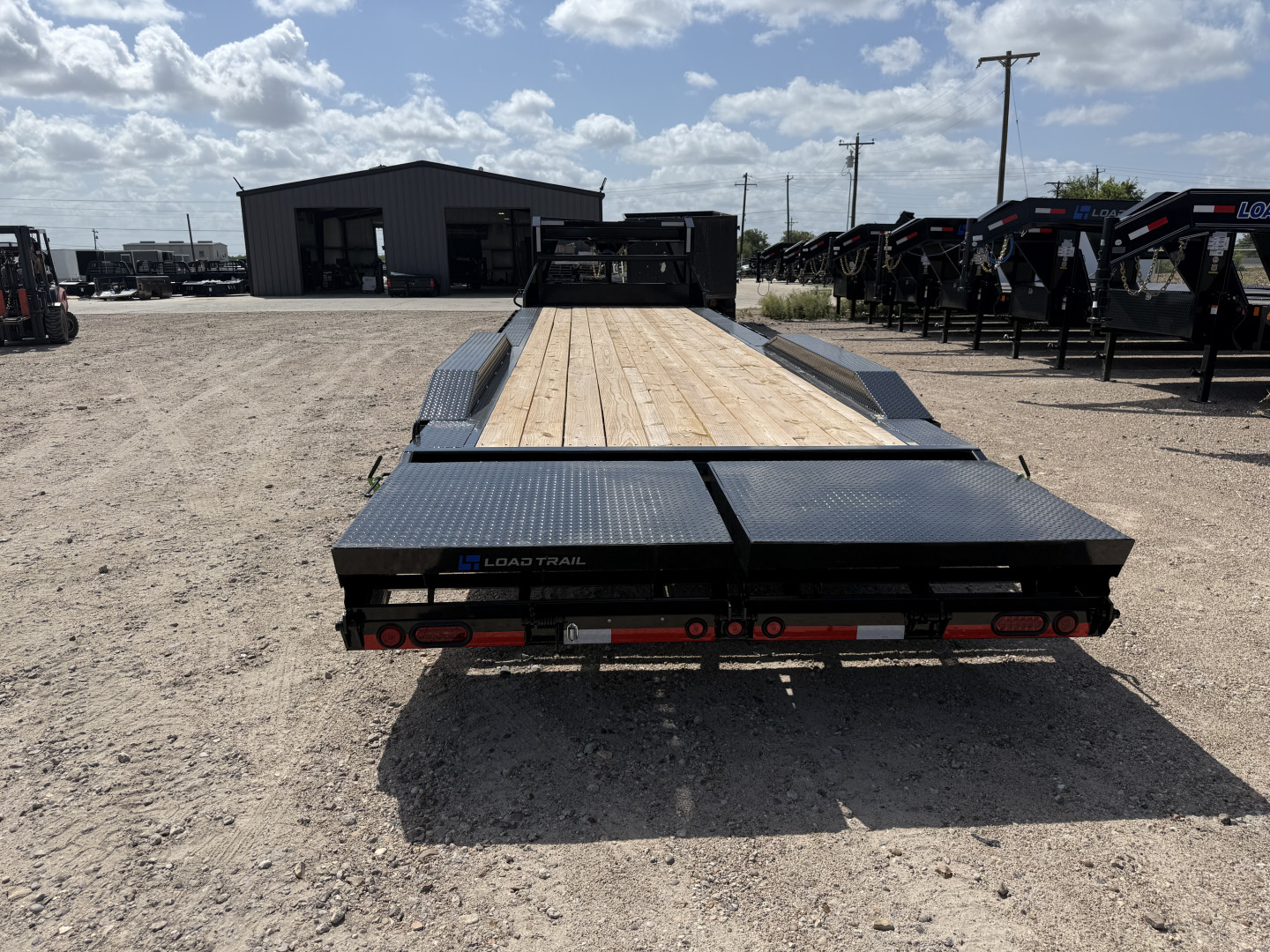New 2025 Load Trail 32' Gooseneck Lowboy Max Ramps 21K