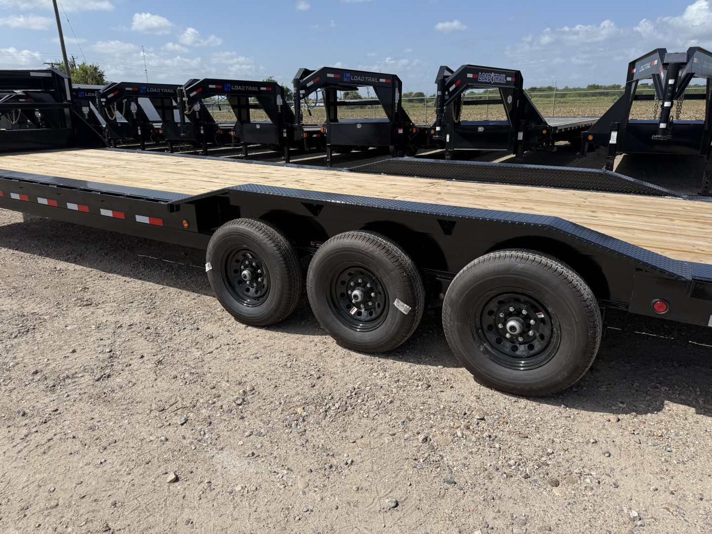 New 2025 Load Trail 32' Gooseneck Lowboy Max Ramps 21K