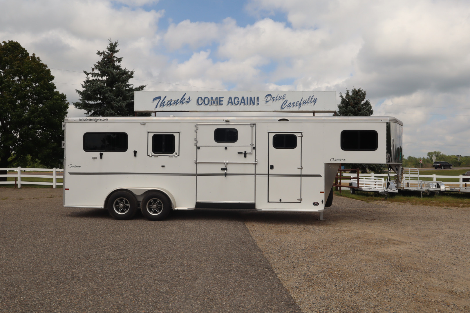 New 2023 Sundowner Trailers 2+1 Gooseneck Horse Trailer for sale in ...