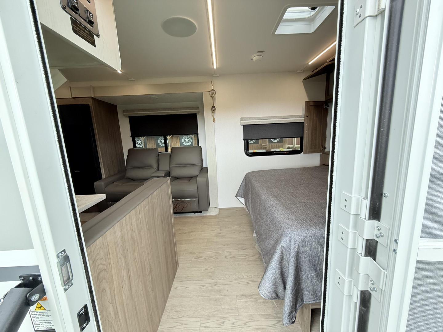 New 2026 Coachmen Freedom Express Ultra Lite 22MLS Travel Trailer for ...