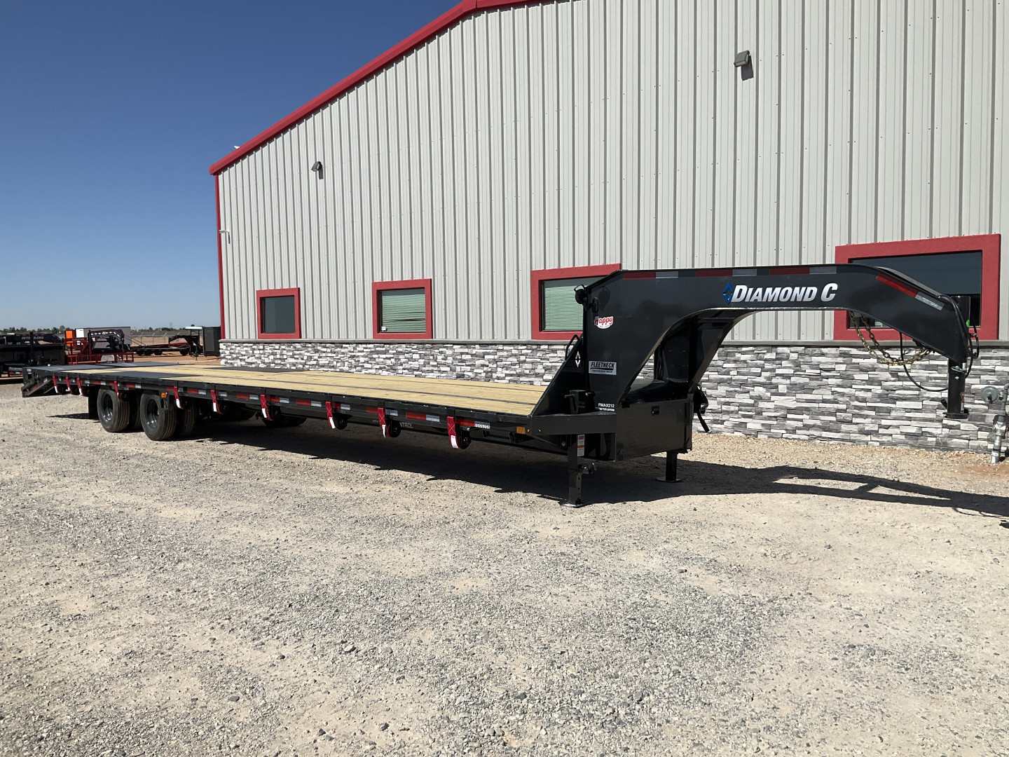 New 2025 Diamond C 102"x40' Engineered Beam FMAX212 w/ Max Ramps ...