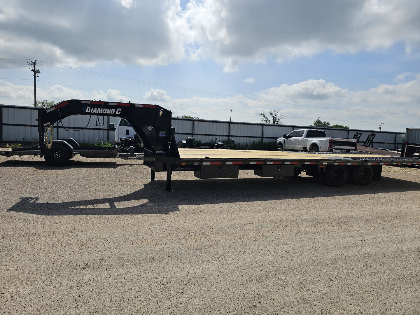 New 2026 Diamond C Trailers FMAX216 102X32 HYD 30K Gooseneck Bodies for ...
