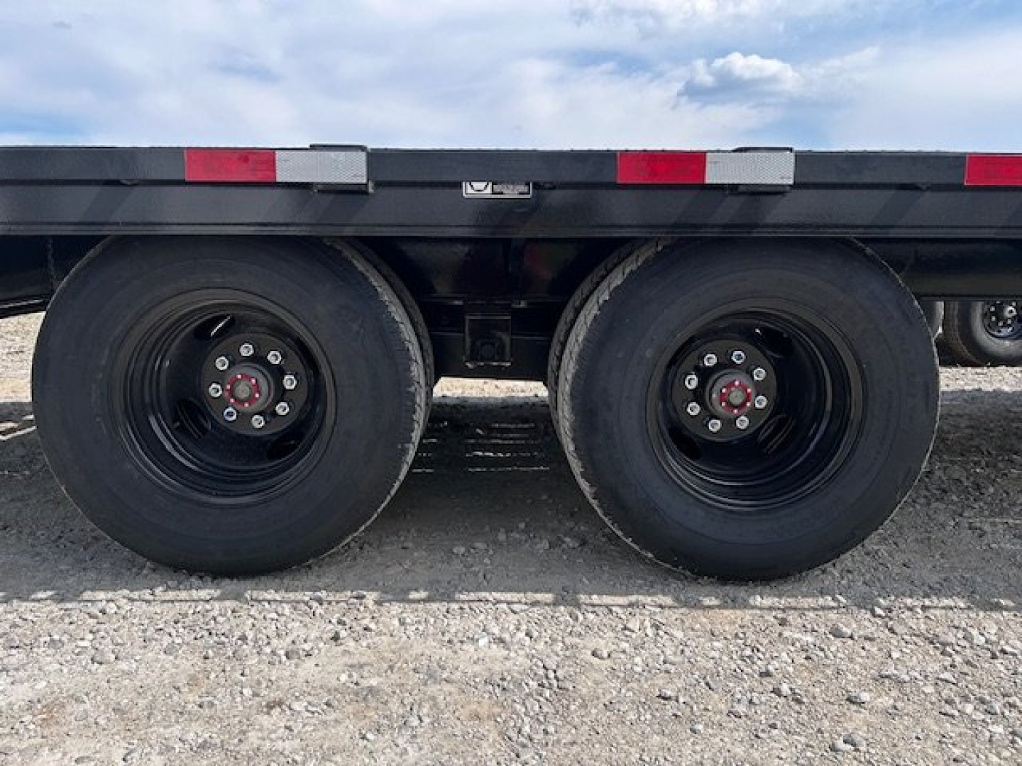 New 2025 H&H Trailers 102"X25' DECKOVER GN LOW PROFILE 22,500 GVWR ...