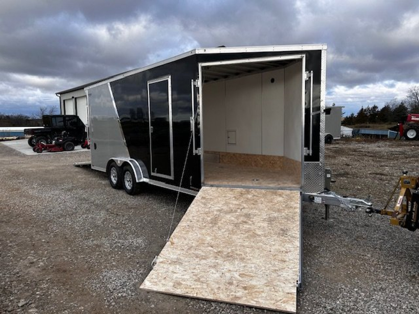 New 2025 LIGHTNING TRAILERS 7.5X23 enclosed Snow/Sled Cargo / Enclosed ...