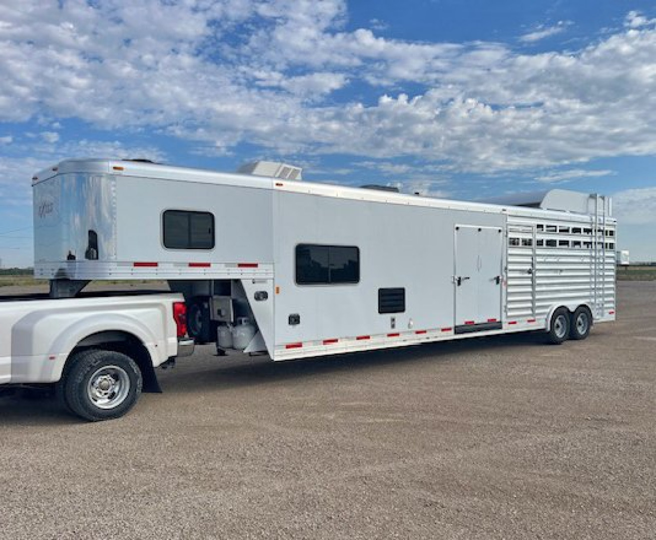 Used 2017 Exiss Living Quarter Stock Combo Horse Trailer for sale in ...