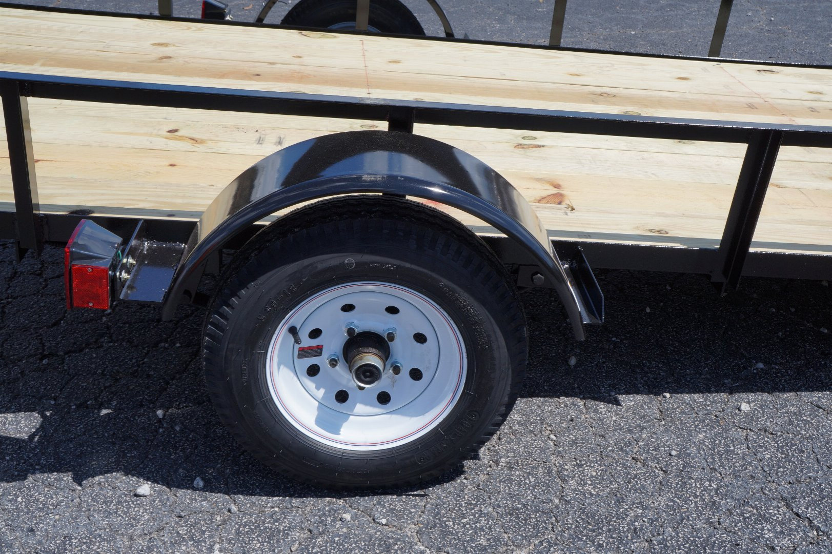 New 2025 Superior Trailers 1510-LE Utility Trailer