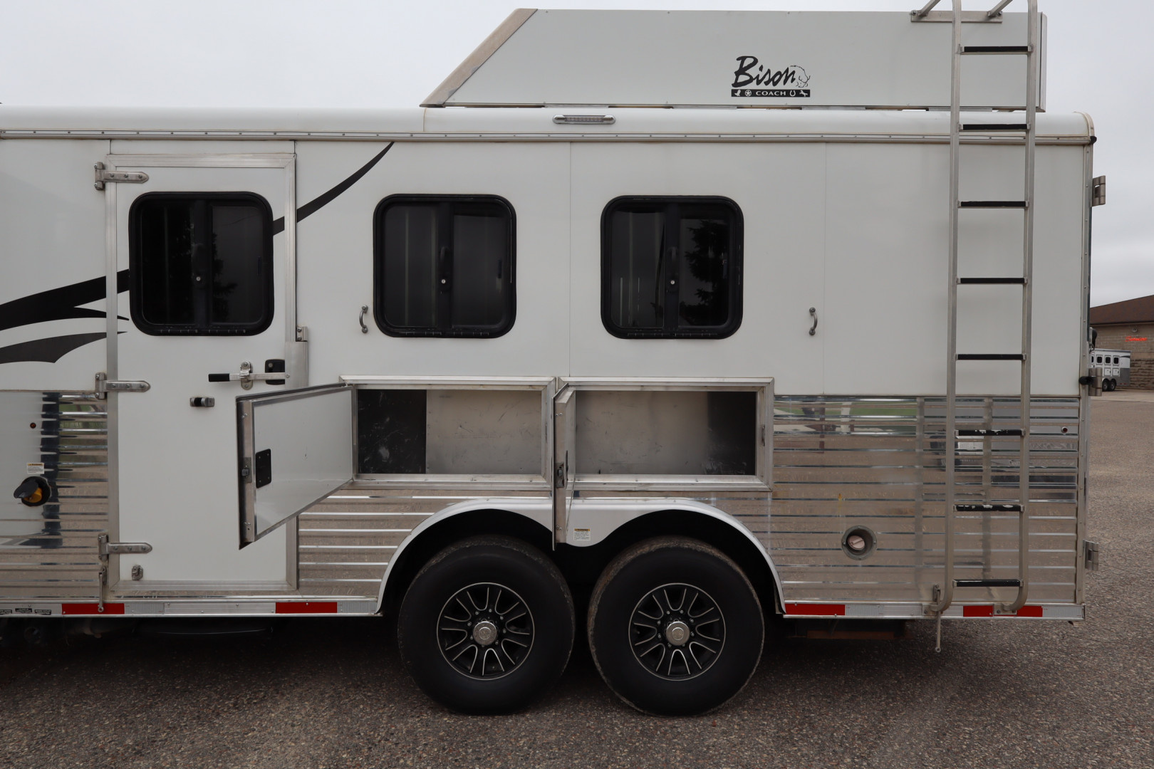 Used 2015 Bison Trailers 3 Horse Trailer for sale in