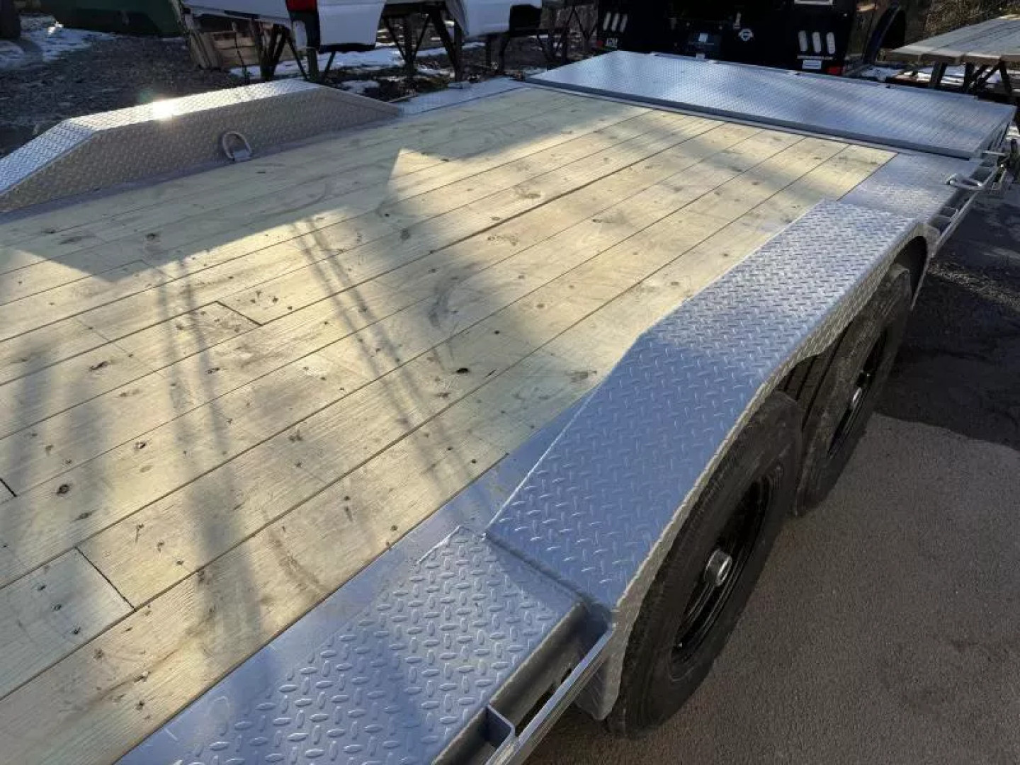 New 2025 Diamond C LPX207 102” X 24’ Equipment Trailer DRIVE OVER ...