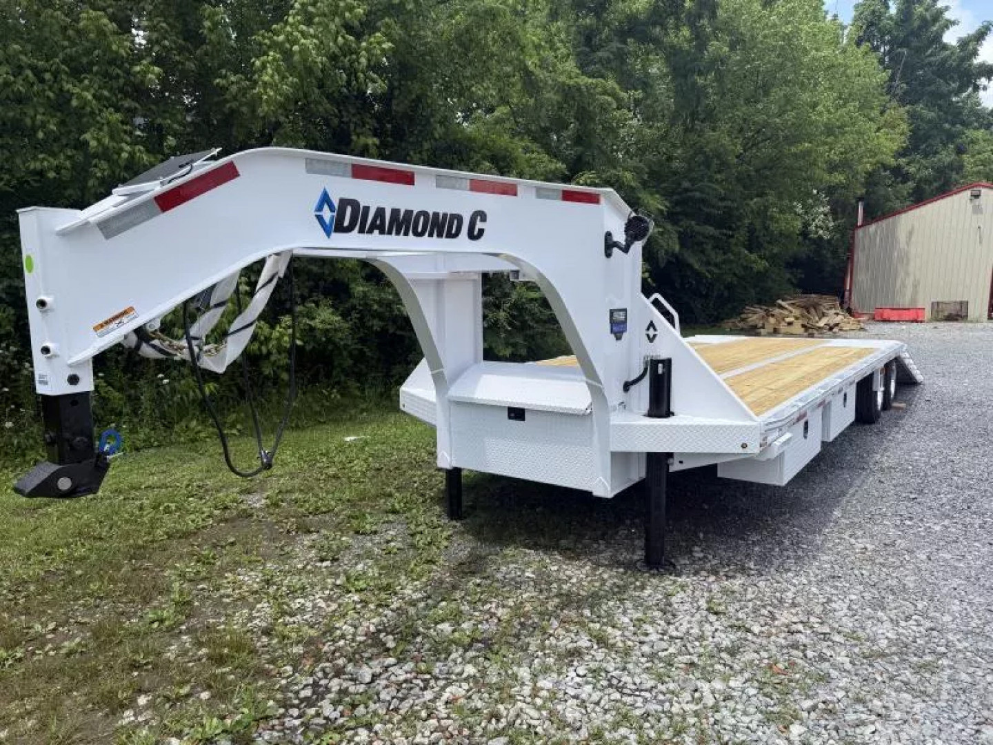 New 2025 Diamond C FMAX212 32' x 102" gooseneck Trailer pacesetter ...