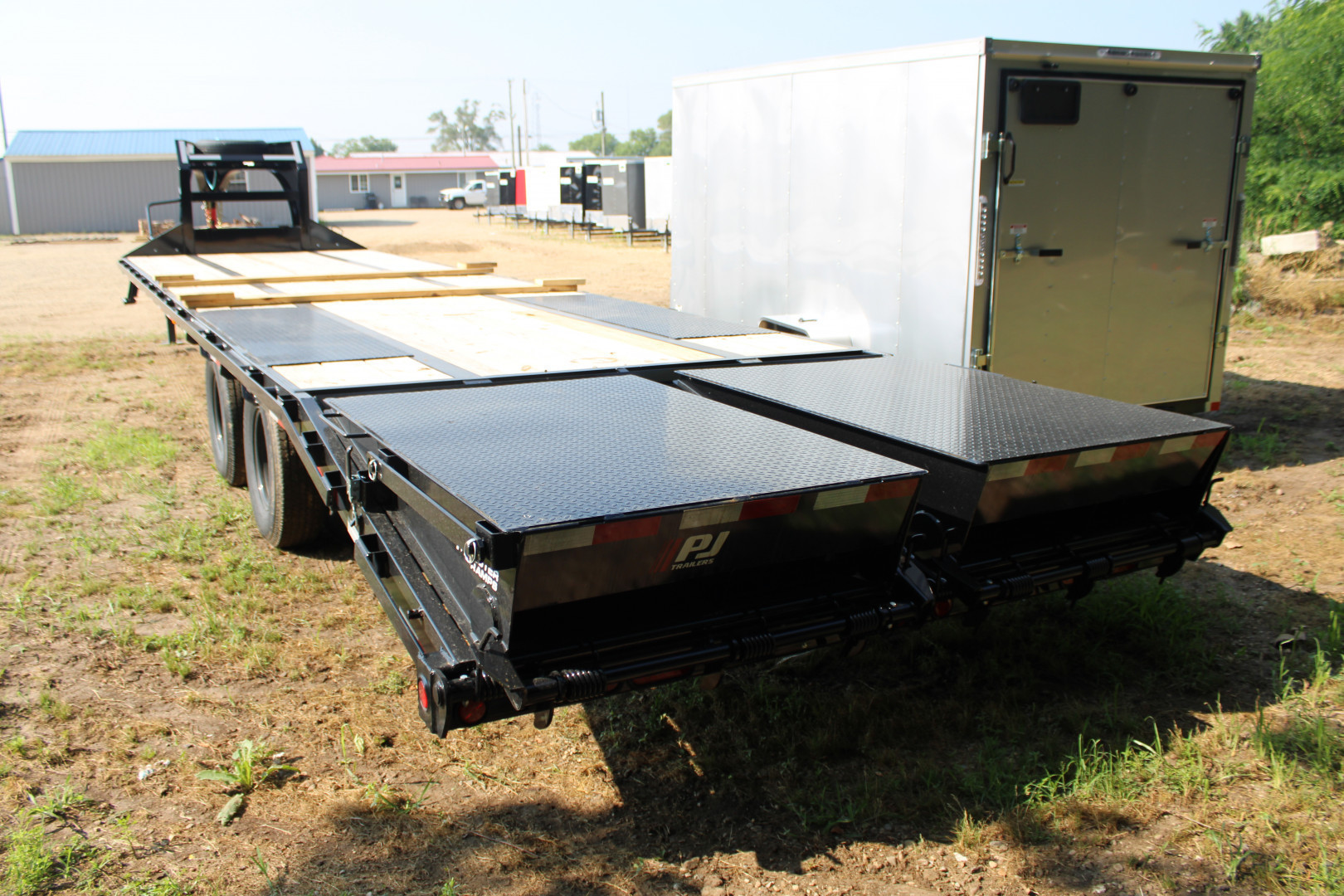 New 2026 PJ Trailers 32' MR 25K GVWR GOOSENECK EQUIPMENT TRAILER WITH ...