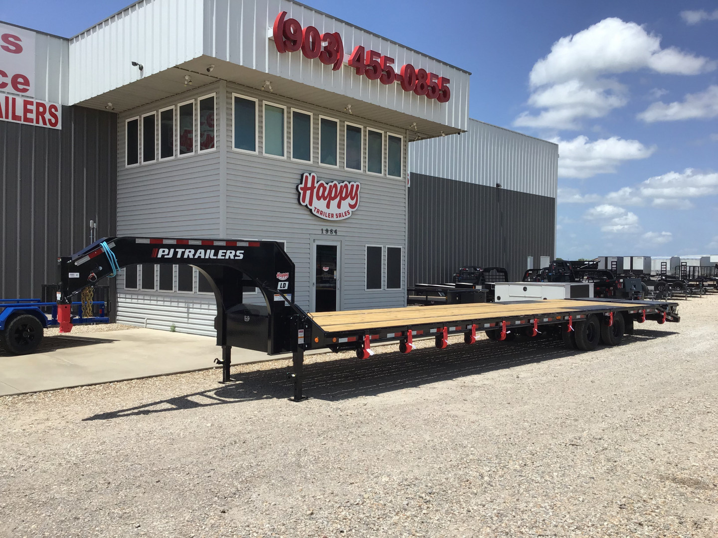 New 2026 PJ 102"x40' GN Low-Pro Flatbed w/ Duals - LD