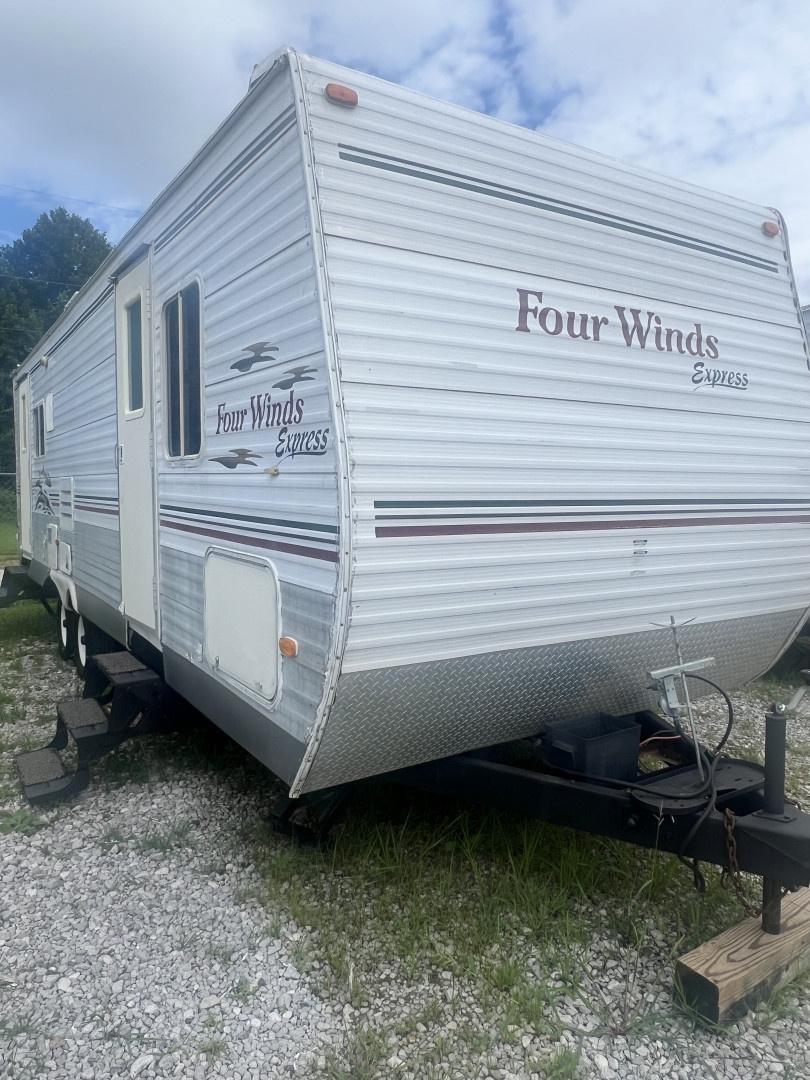 Used 2005 Dutchmen Mfg Four Winds Express Travel Trailer