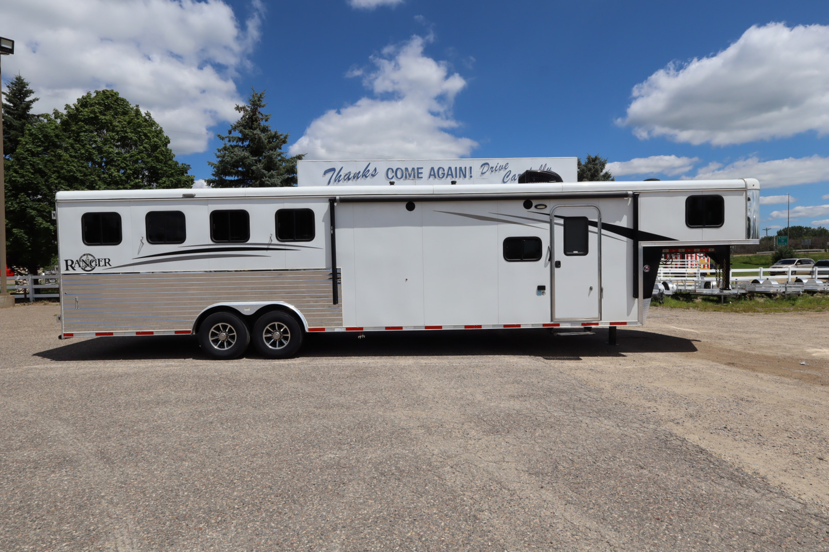 Used 2019 Bison Trailers Ranger 4H 13'ft LQ Slide out Horse Trailer for ...