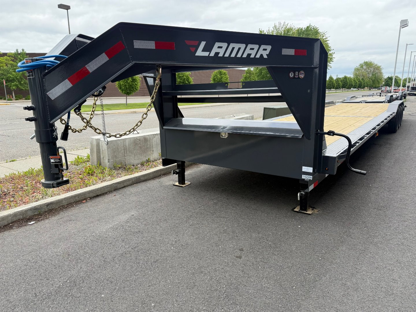 New 2025 Lamar Trailers GOOSE EQ HAULER 21K Flatbed Trailer