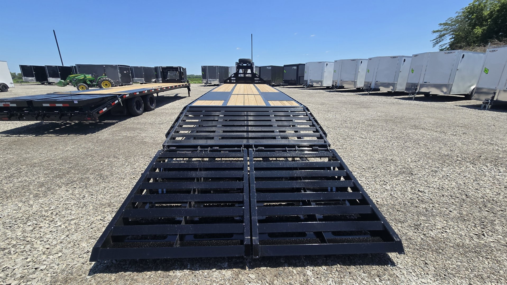 New 2025 MIDSOTA 102x32 Gooseneck Deckover Ramp Trailer 23K