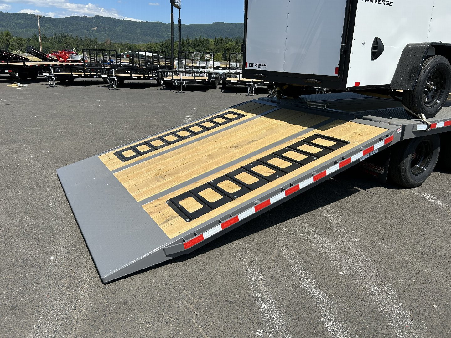 New 2025 MIDSOTA 8.5x36 Gooseneck Deckover 25.9K