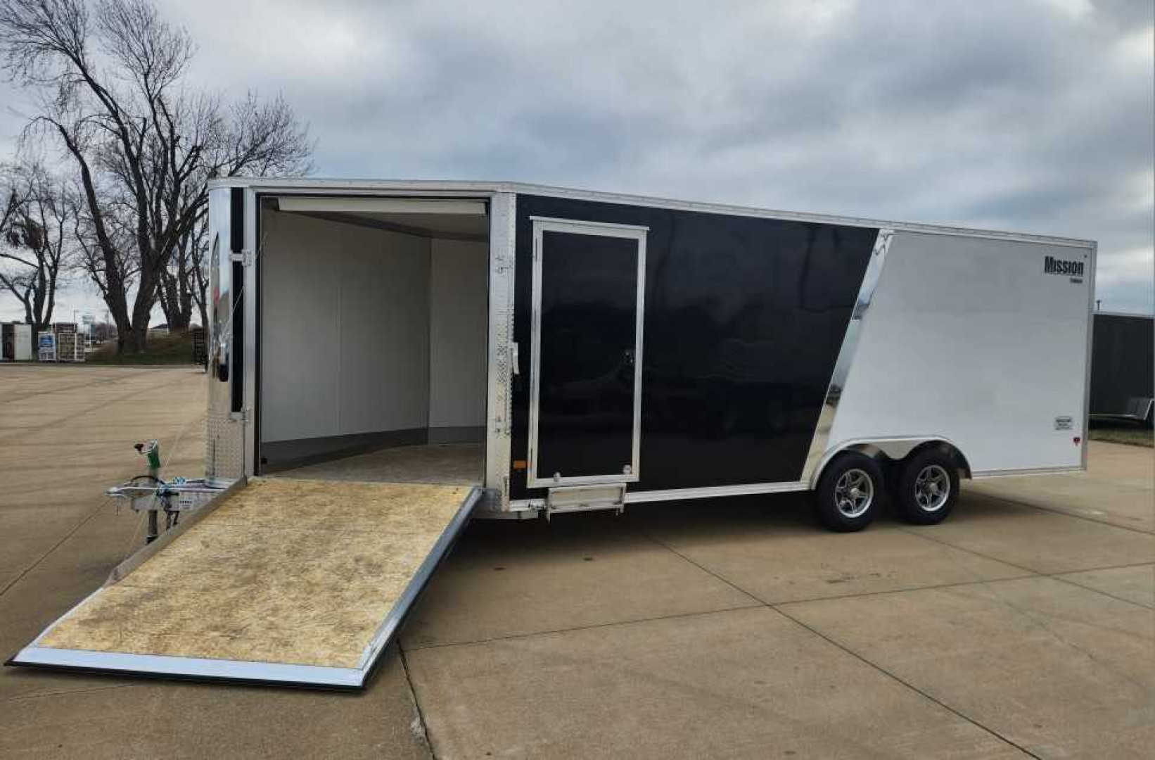 New 2024 Mission 8.5 X 20 SNOW TRAILER Snowmobile Trailer