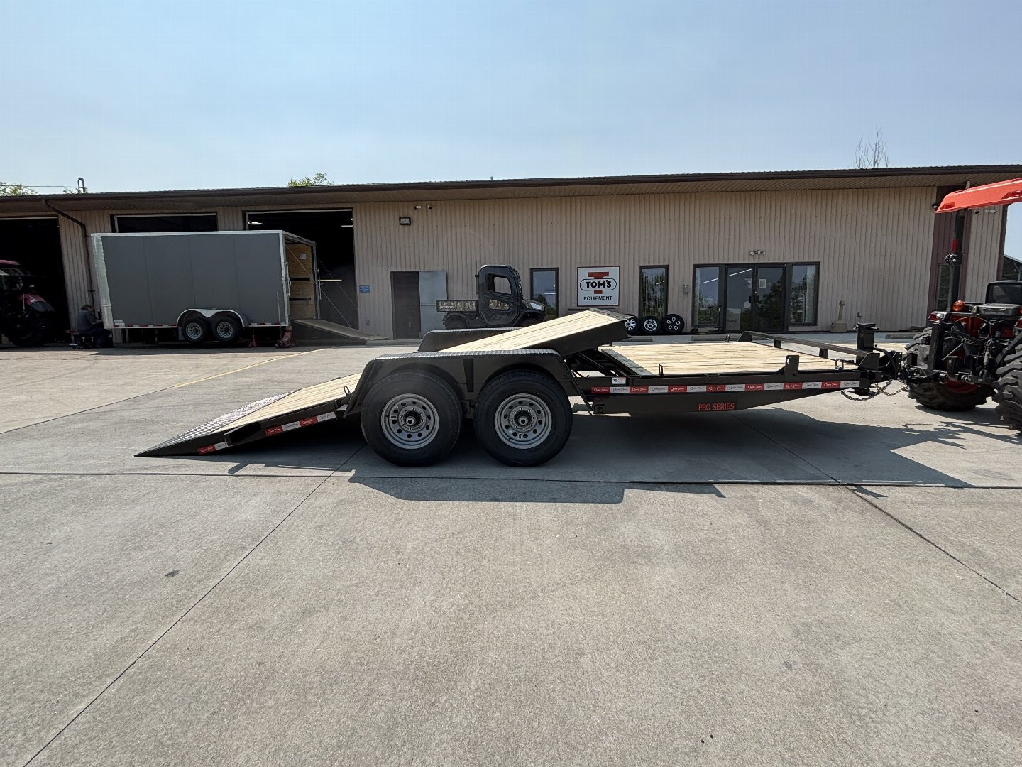 New 2026 Quality Trailers 20' Pro Series Tilt Equipment Hauler 15000 ...