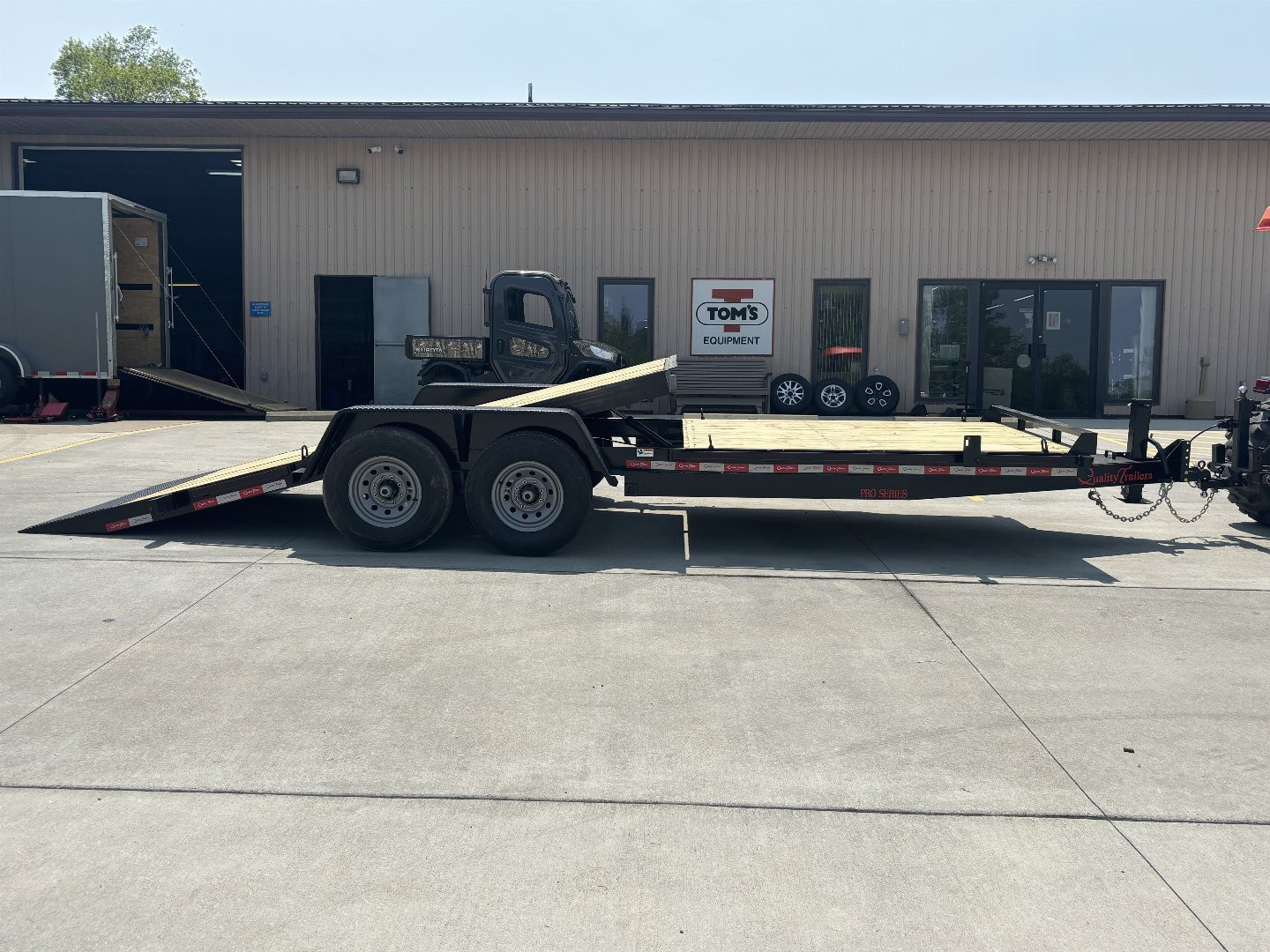 New 2025 Quality Trailers 22' Pro Series Tilt Equipment Hauler - 15000 ...