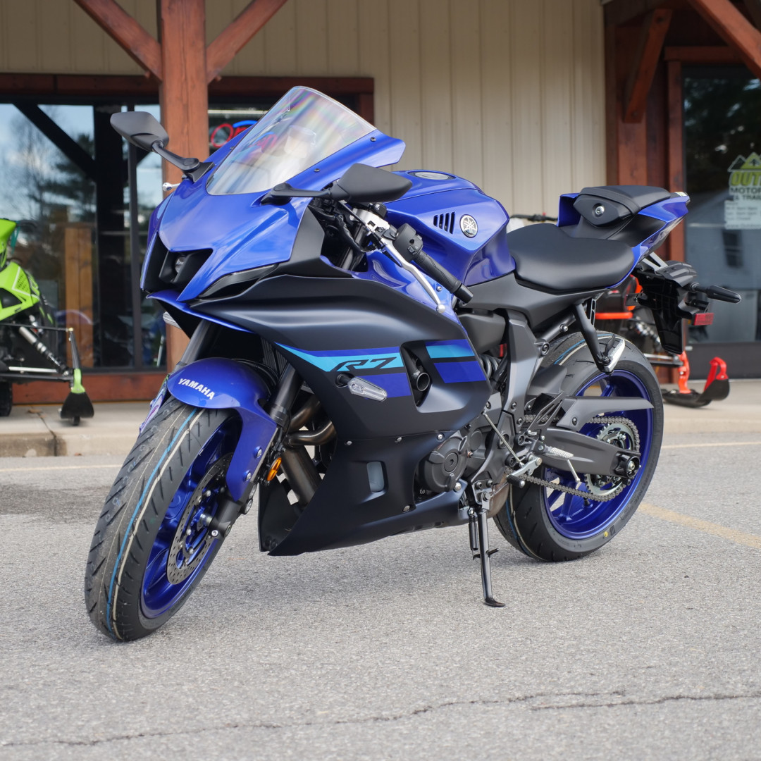 New 2024 Yamaha YZF-R7 Motorcycle (Street)