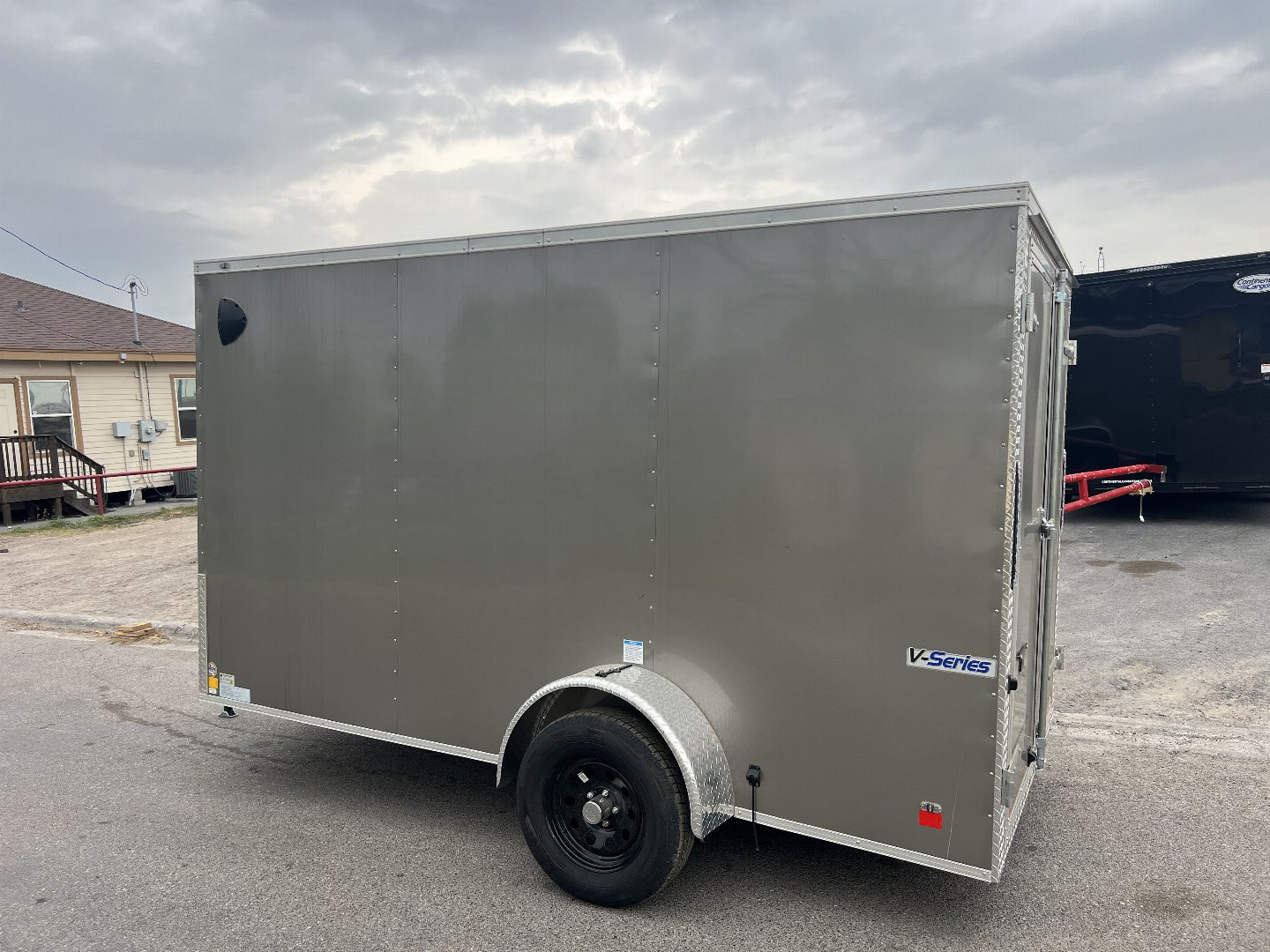 Enclosed / Cargo Trailers - Mid Valley Trailers in Texas