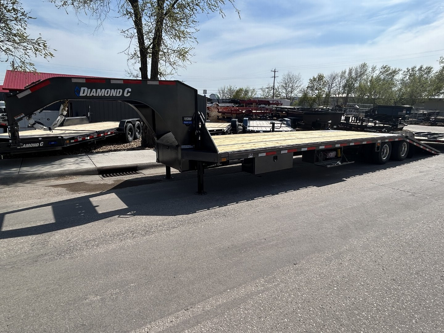 New 2025 Diamond C Trailers FMAX212 HDT 35X102 Flatbed Trailer