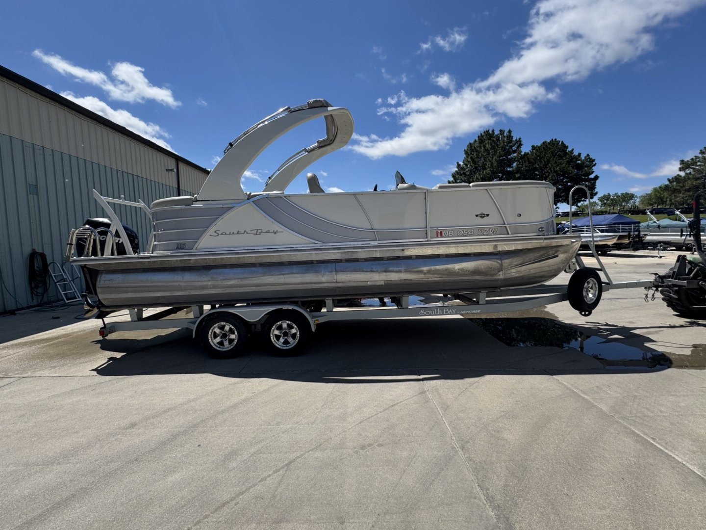 New 2025 Bennington M Series 22 Fastback Pontoon Boat
